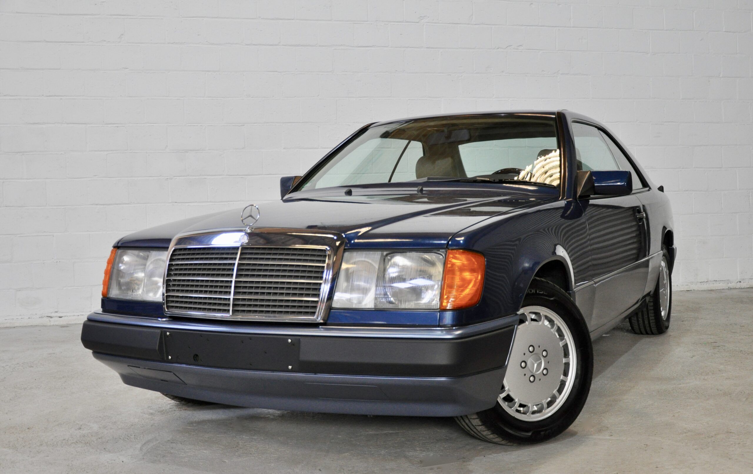 MERCEDES-BENZ CE 230 132CV - Classic & Racing